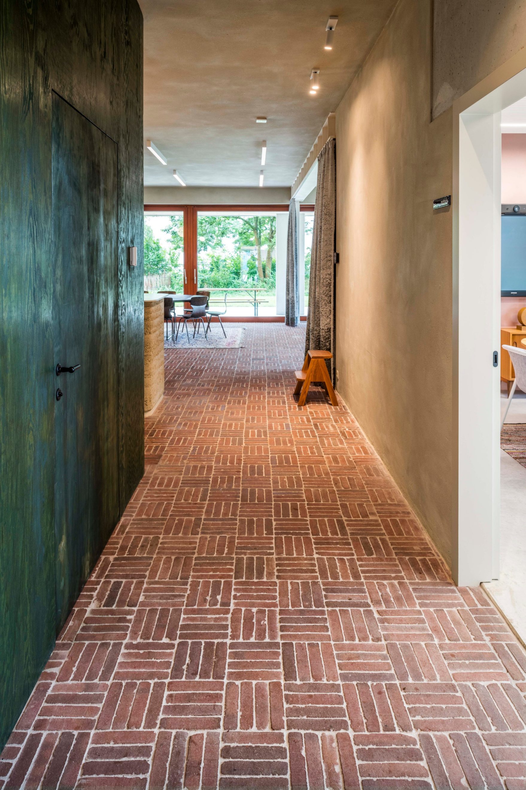 Kleiklinkers in het interieur in Lier