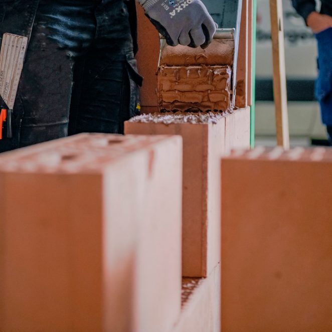 Formation collage de briques de parement et blocs pour murs intérieurs