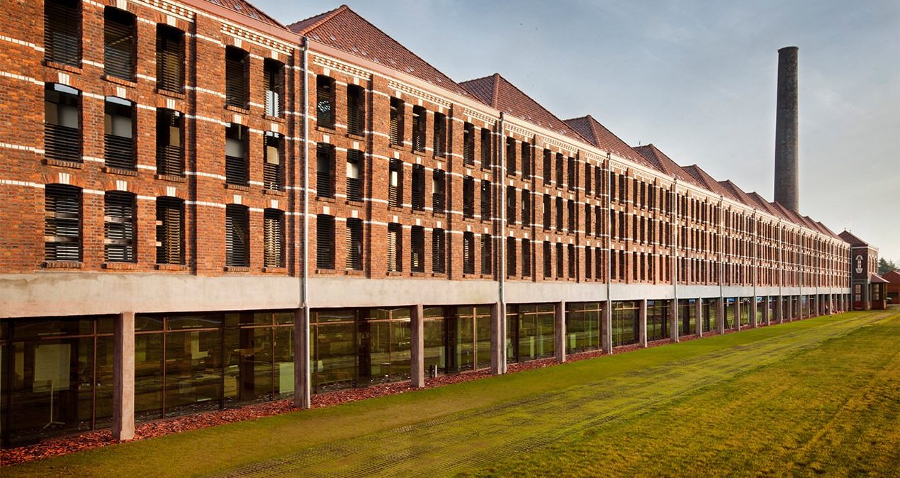 Vind de adressen van alle vestigingen, fabrieken, showrooms, de ...