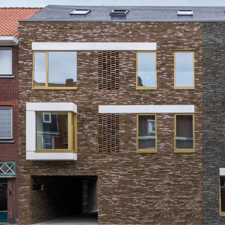 Archipolis Barn Bruin