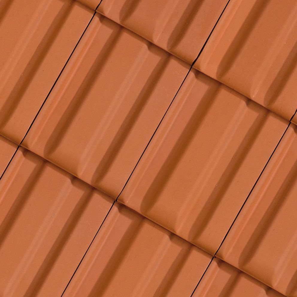 Tuile plate rouge signée Koramic - Tuile en terre cuite Mega en version ...